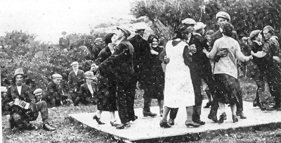 Inniskeen Road: July Evening – Reviews Rants and Rambles